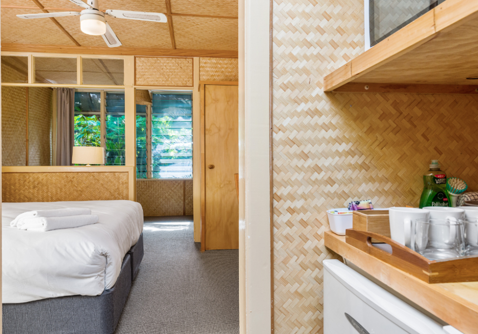 Accomodation -Tallow Beach Motel book now
