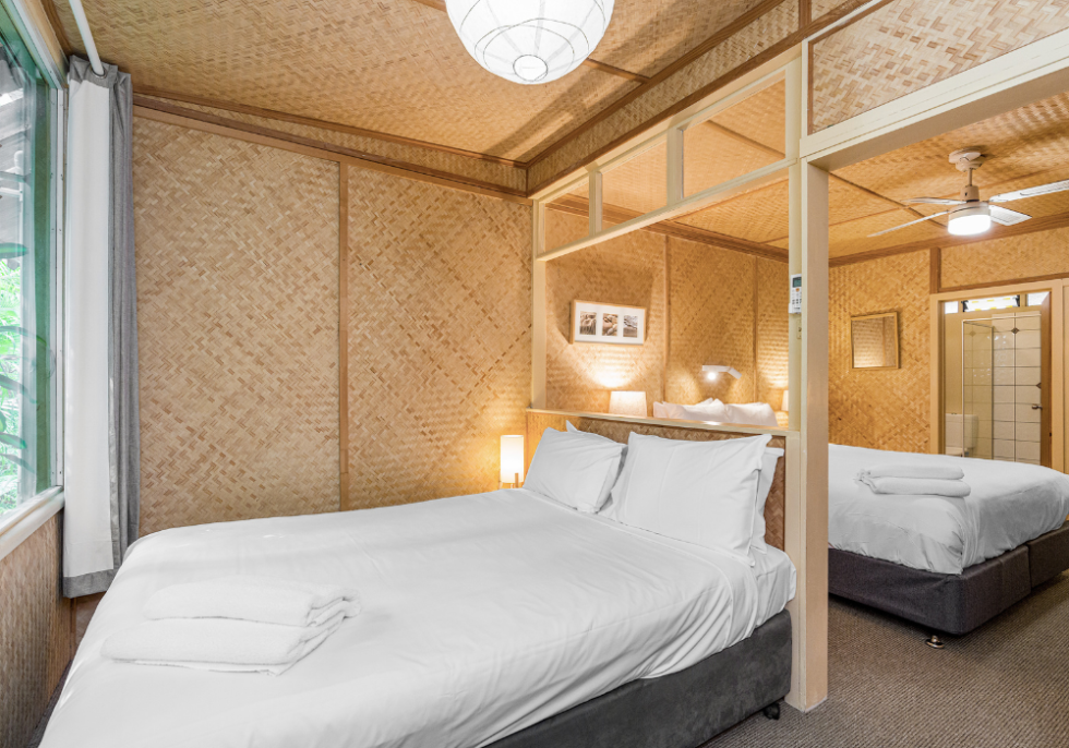 Accomodation -Tallow Beach Motel book now